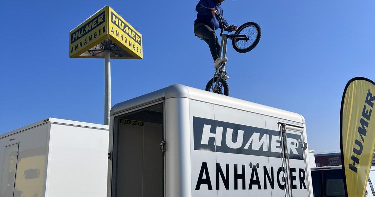 HUMER Design-Koffer-Anhänger | HUMER Anhänger, Tieflader, Verkaufsfahrzeuge